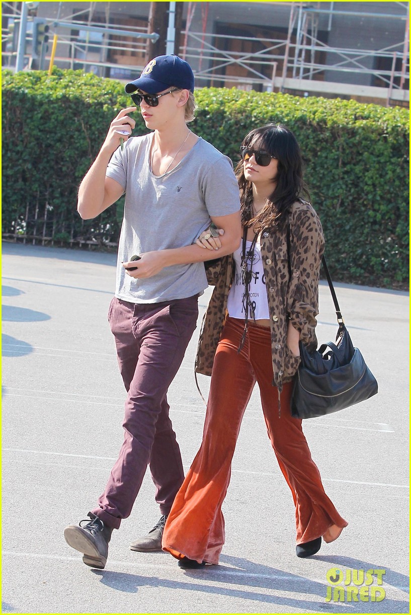 Vanessa Hudgens: Comme Ca with Austin Butler!: Photo 2615255 | Austin ...