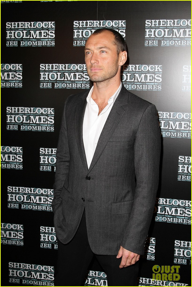 Jude Law: 'Sherlock Holmes' in Paris!: Photo 2619756 | Guy Ritchie ...