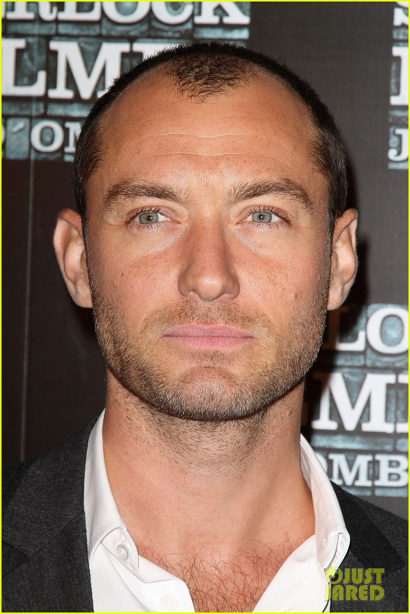 Jude Law: 'Sherlock Holmes' in Paris!: Photo 2619758 | Guy Ritchie ...