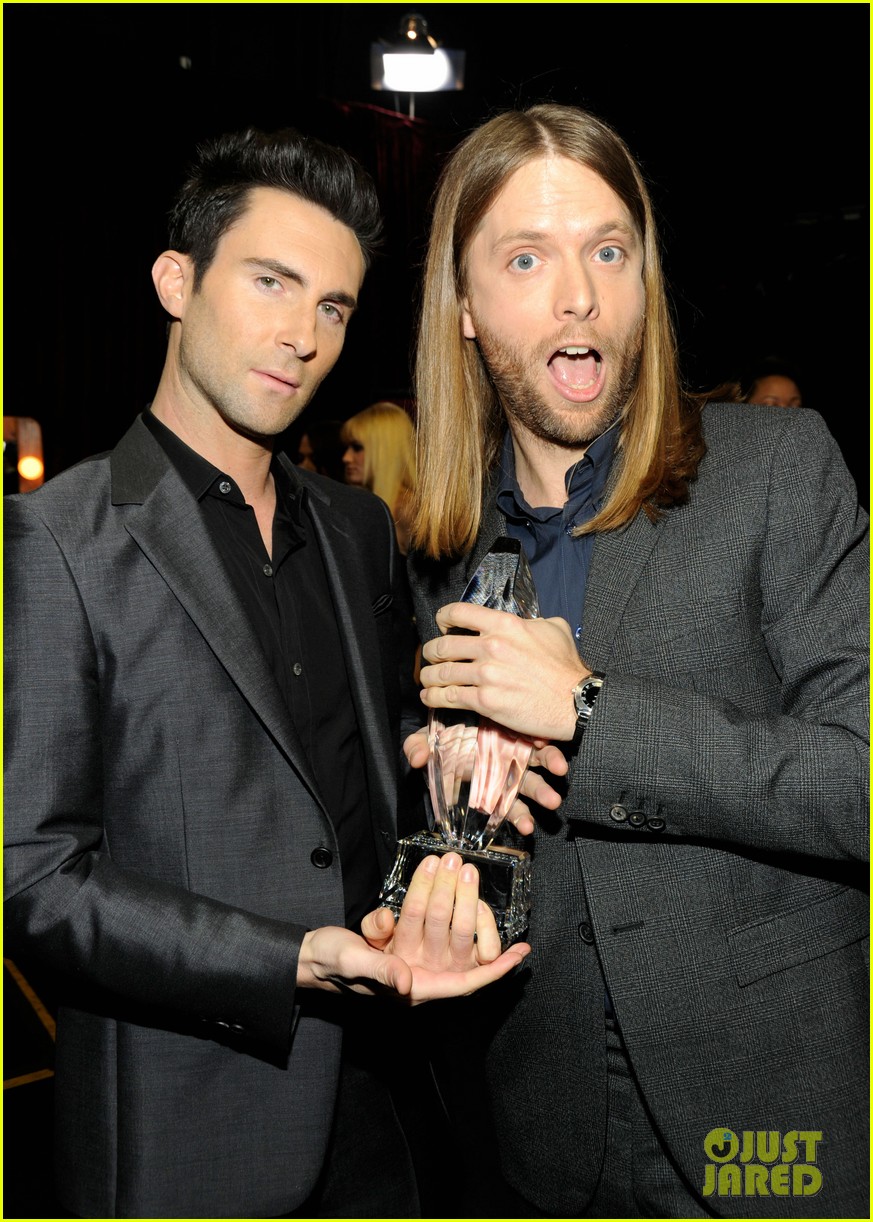 Adam Levine & Zachary Levi - People's Choice Awards 2012: Photo 2616713 ...