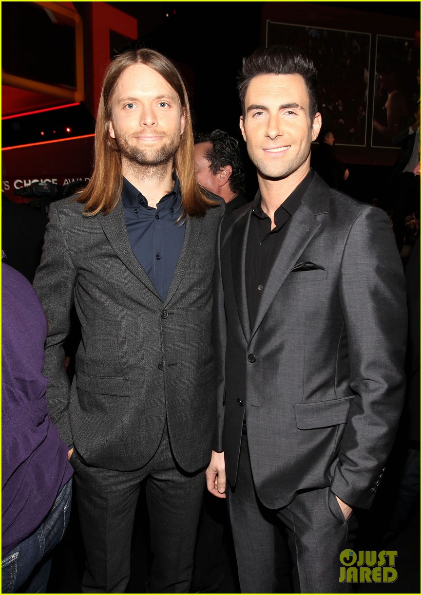 Adam Levine & Zachary Levi - People's Choice Awards 2012: Photo 2616724 ...