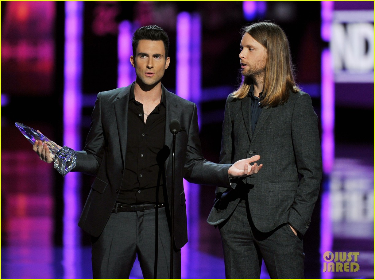 Adam Levine & Zachary Levi - People's Choice Awards 2012: Photo 2616735 ...