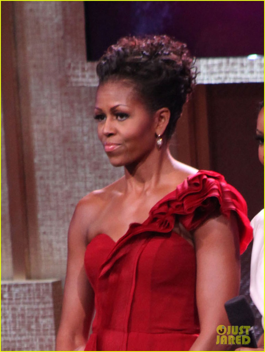 Michelle Obama: Lady in Red!: Photo 2617808 | Gabrielle Union, Michelle ...