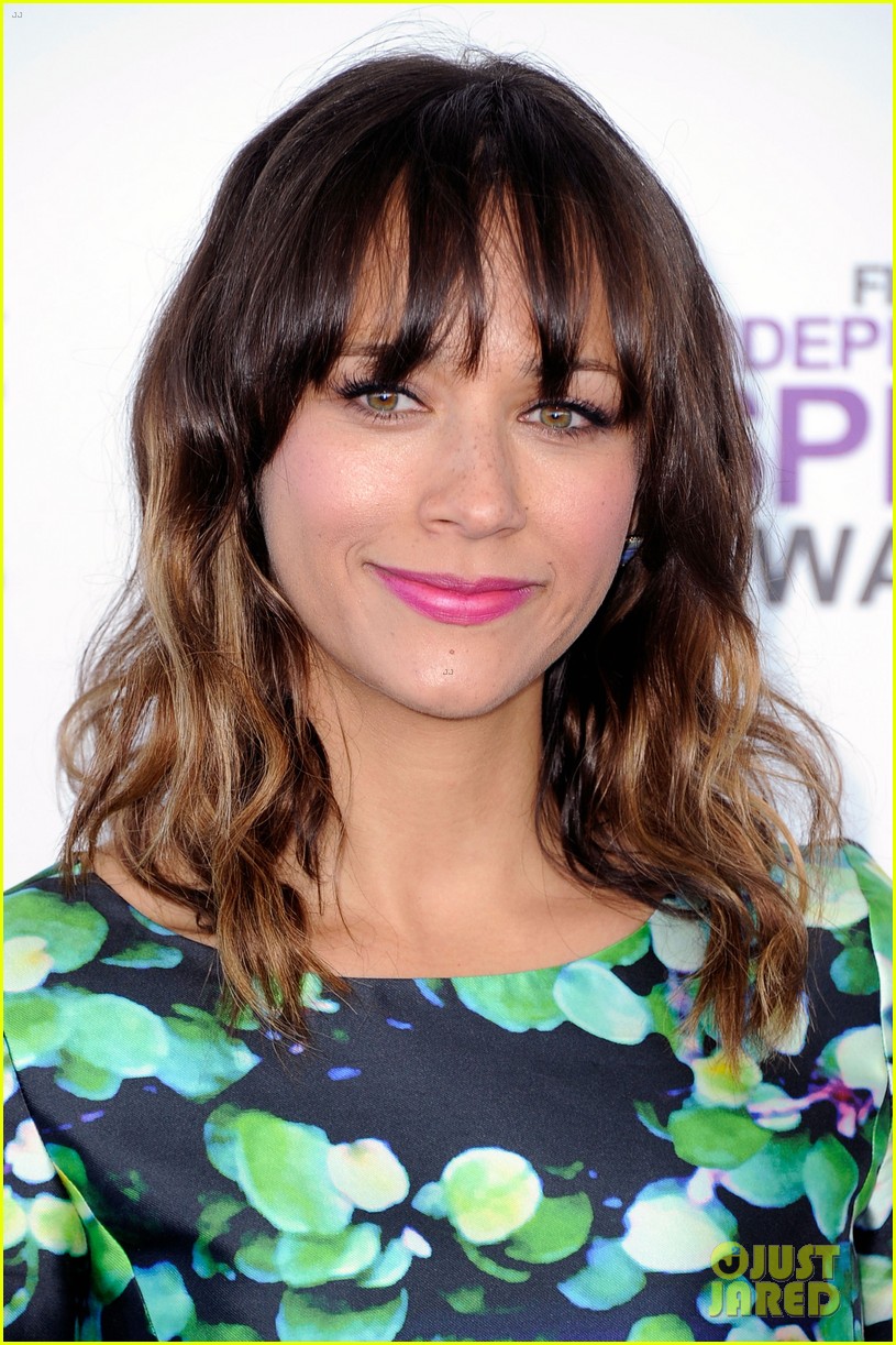 Elizabeth Banks & Rashida Jones - Spirit Awards 2012: Photo 2632887 ...
