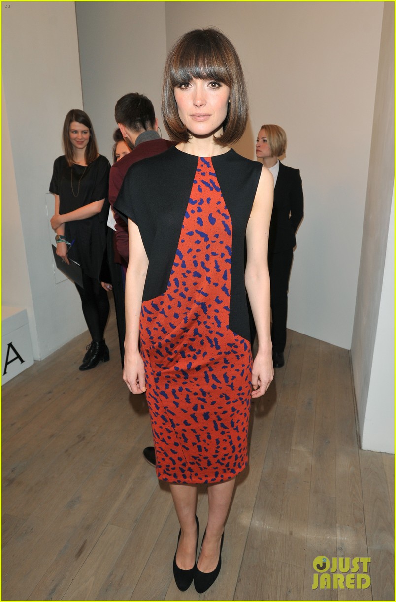 Rose Byrne: Pringle of Scotland Fashion Show!: Photo 2631922 | Rose ...
