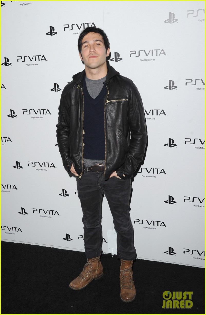 Liam Hemsworth & Josh Duhamel: PS Vita Launch Party!: Photo 2630840 ...