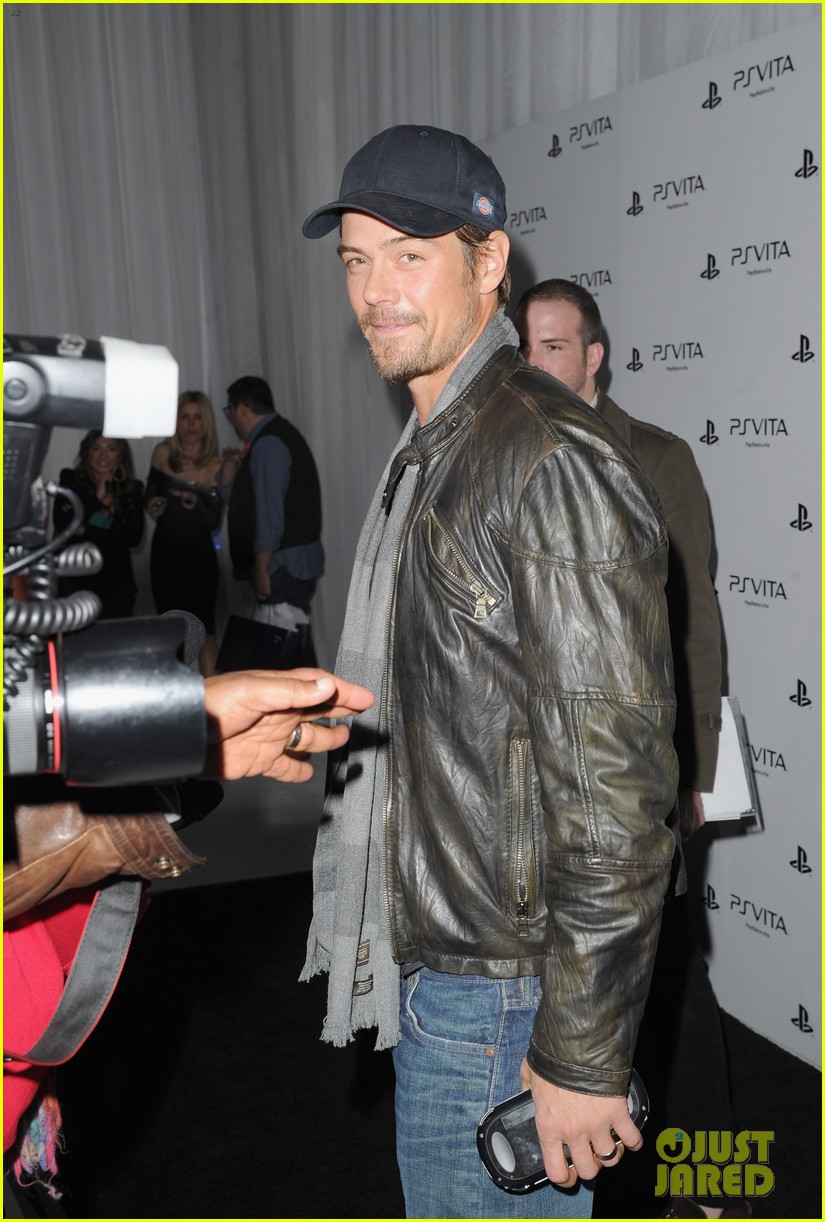 Liam Hemsworth & Josh Duhamel: PS Vita Launch Party!: Photo 2630852 ...