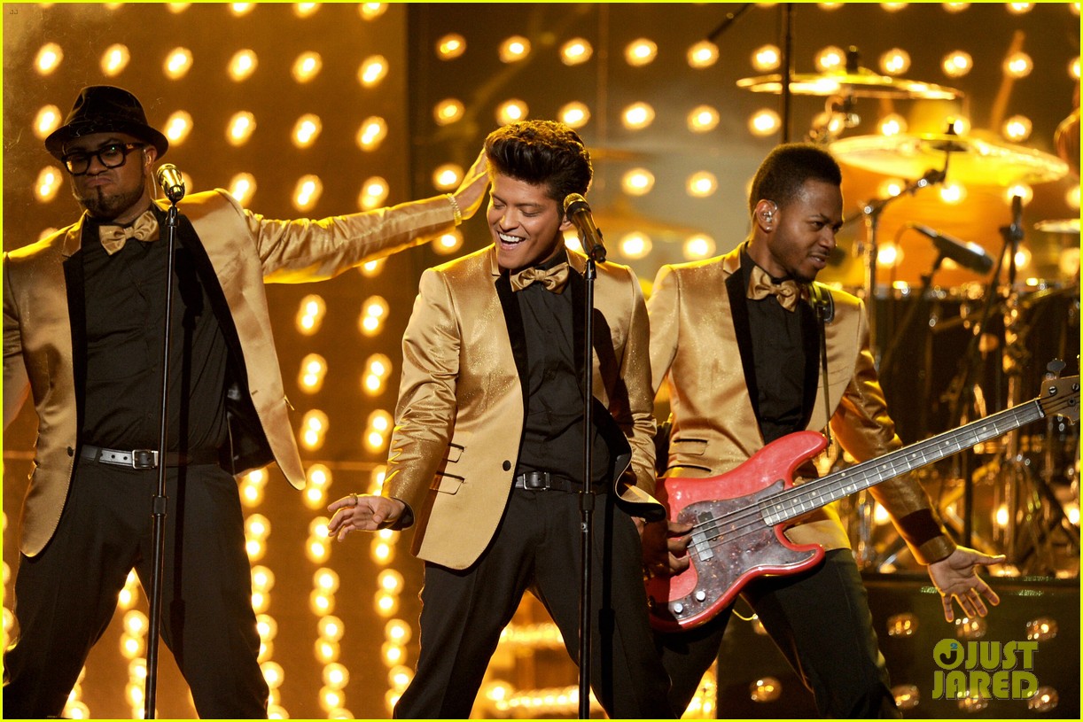 Bruno Mars' Grammys Performance - Watch Now!: Photo 2628334 | 2012 ...