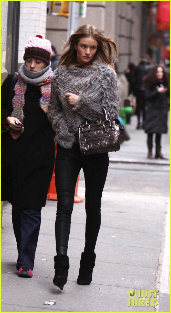 Rosie Huntington-Whiteley: Makeup-Free in Manhattan: Photo 2631820 ...