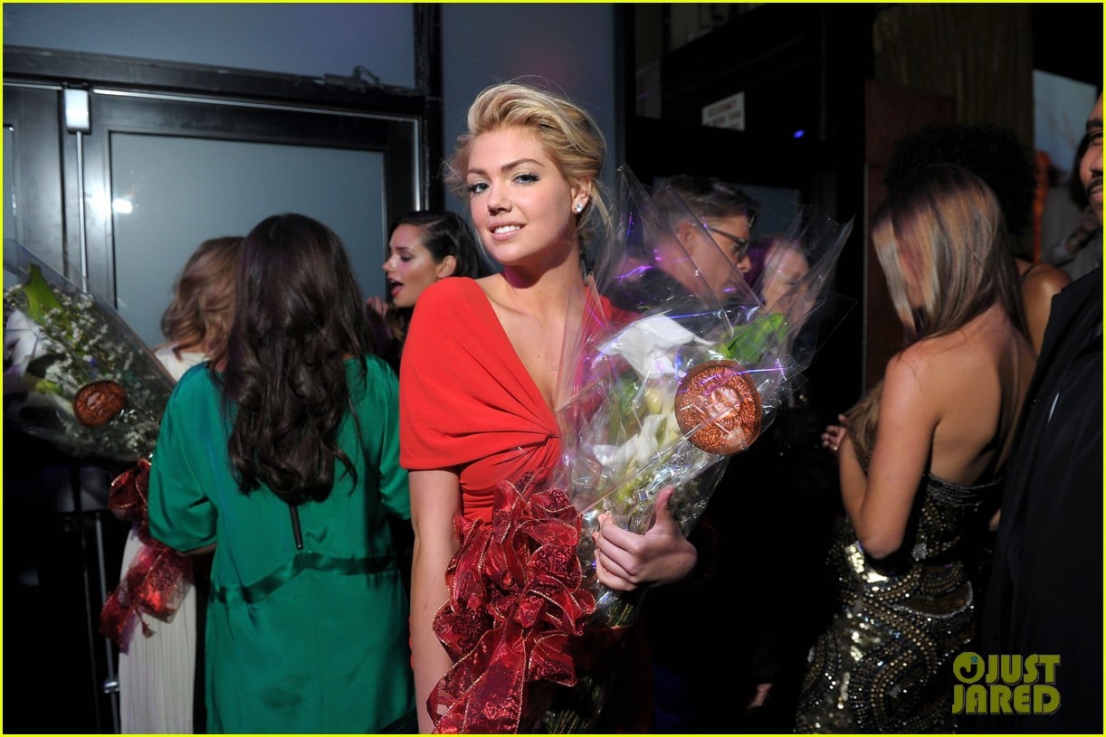 Kate Upton Celebrates Her 'SI Swimsuit' Cover: Photo 2629210 | Kate ...