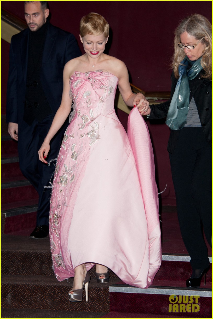 Michelle Williams: 'My Week With Marilyn' Paris Premiere!: Photo 2629483 | Michelle Williams ...