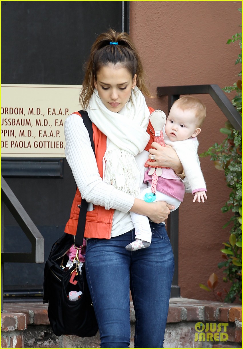 Jessica Alba: Doctor's Appointment With Haven: Photo 2639663 | Cash ...
