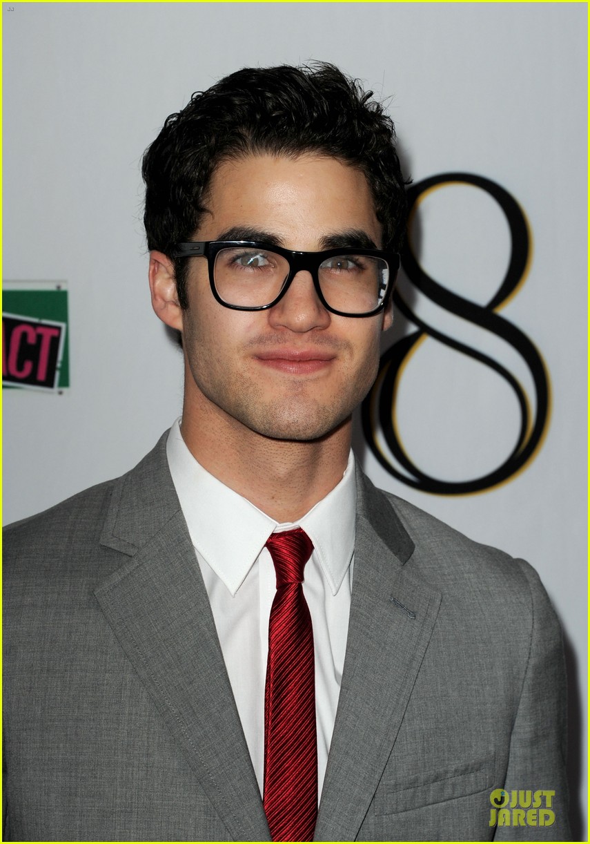 Chris Colfer & Darren Criss: '8' Performance & Red Carpet!: Photo ...
