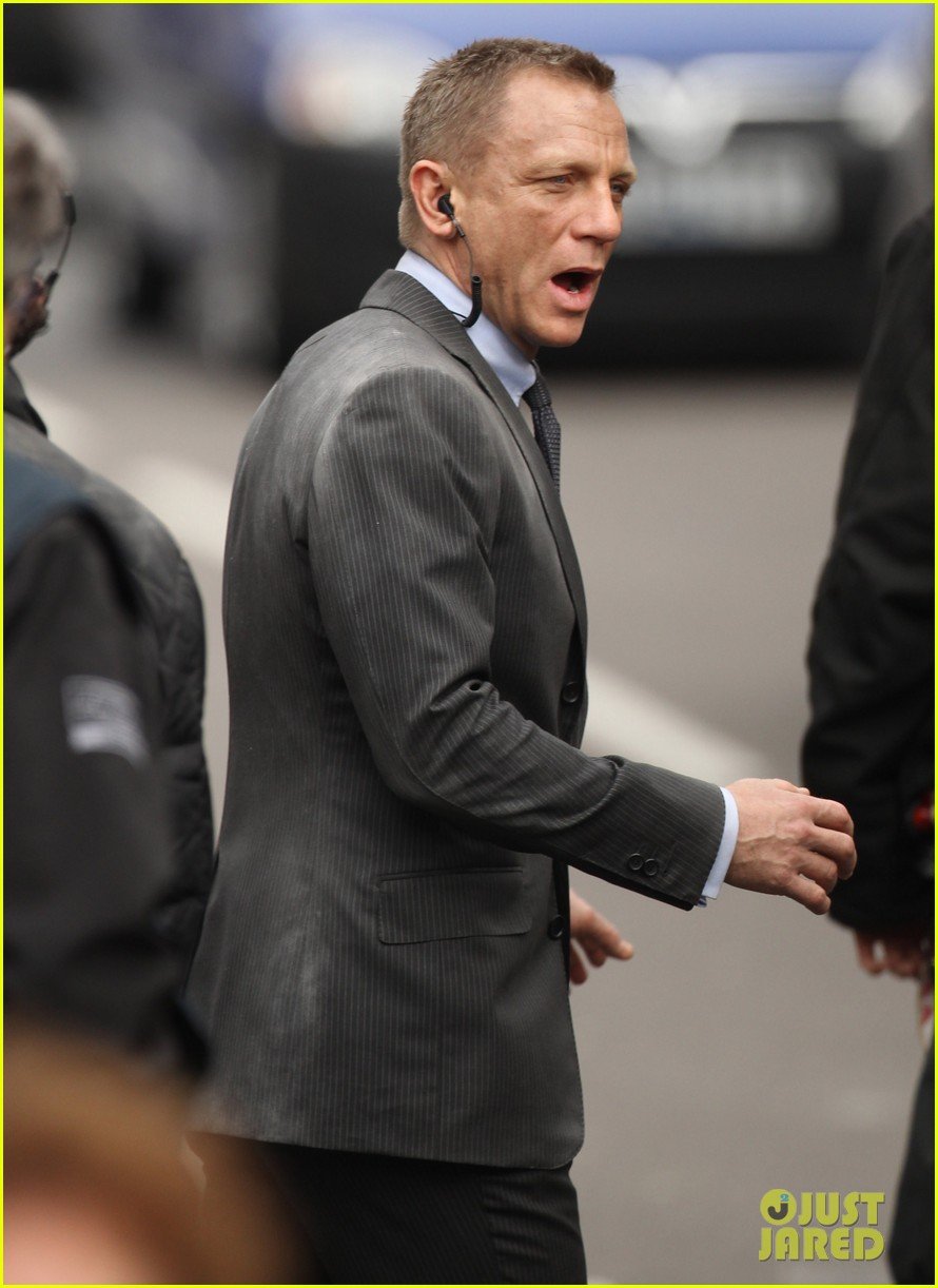 Daniel Craig & Javier Bardem: 'Skyfall' Set!: Photo 2638034 | Daniel ...