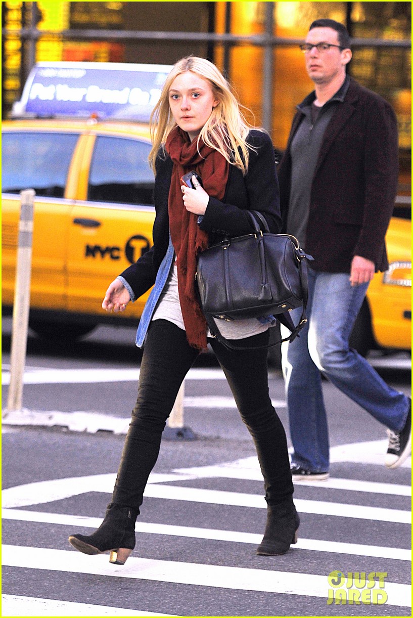 Dakota Fanning Was Never Carrie-d Away!: Photo 2643530 | Dakota Fanning ...