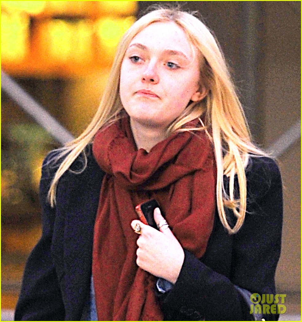 Dakota Fanning Was Never Carrie-d Away!: Photo 2643531 | Dakota Fanning ...