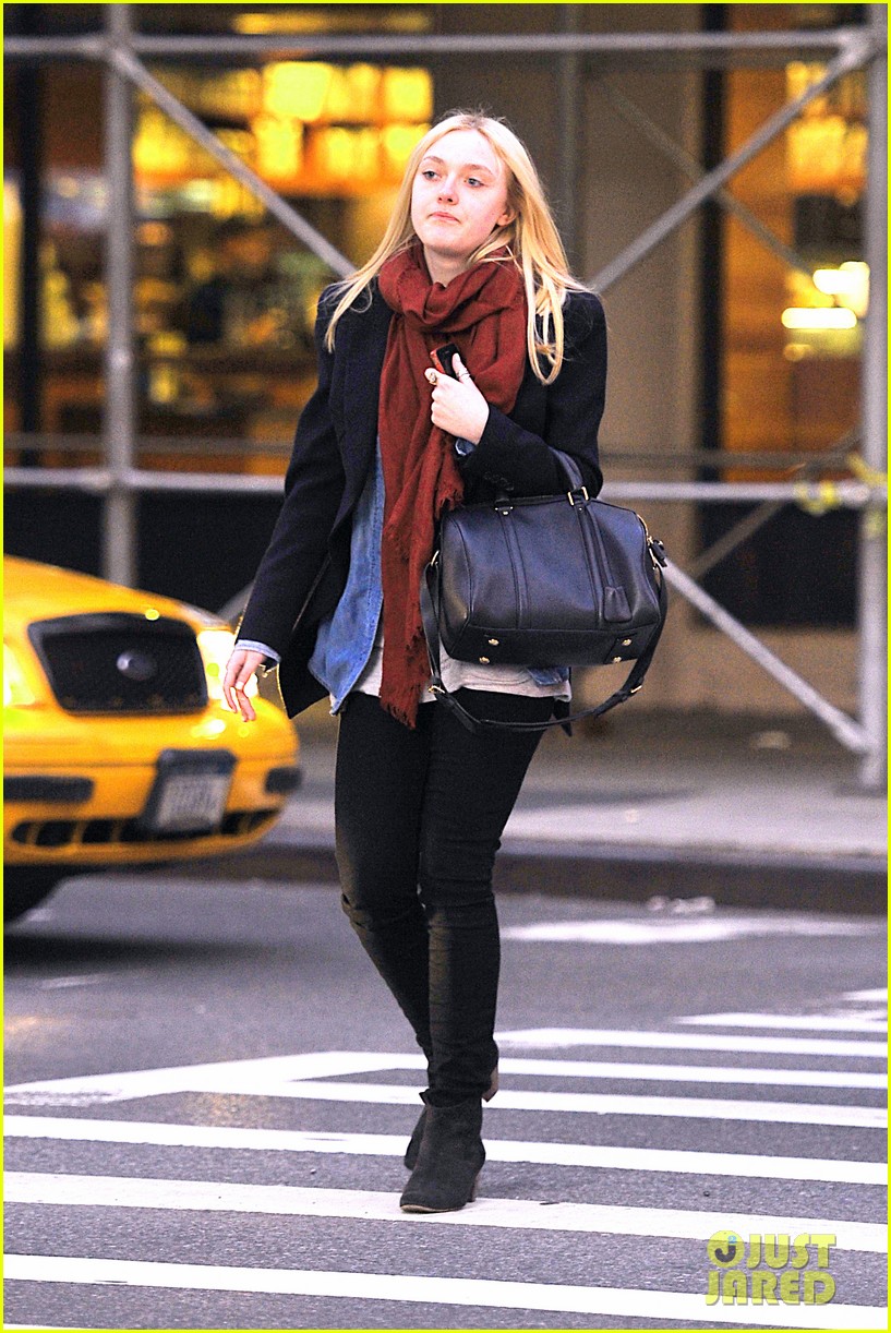 Dakota Fanning Was Never Carrie-d Away!: Photo 2643532 | Dakota Fanning ...