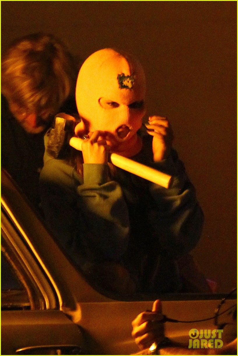 Vanessa Hudgens: 'Spring Breakers' Robbery Scene!: Photo 2639420 ...