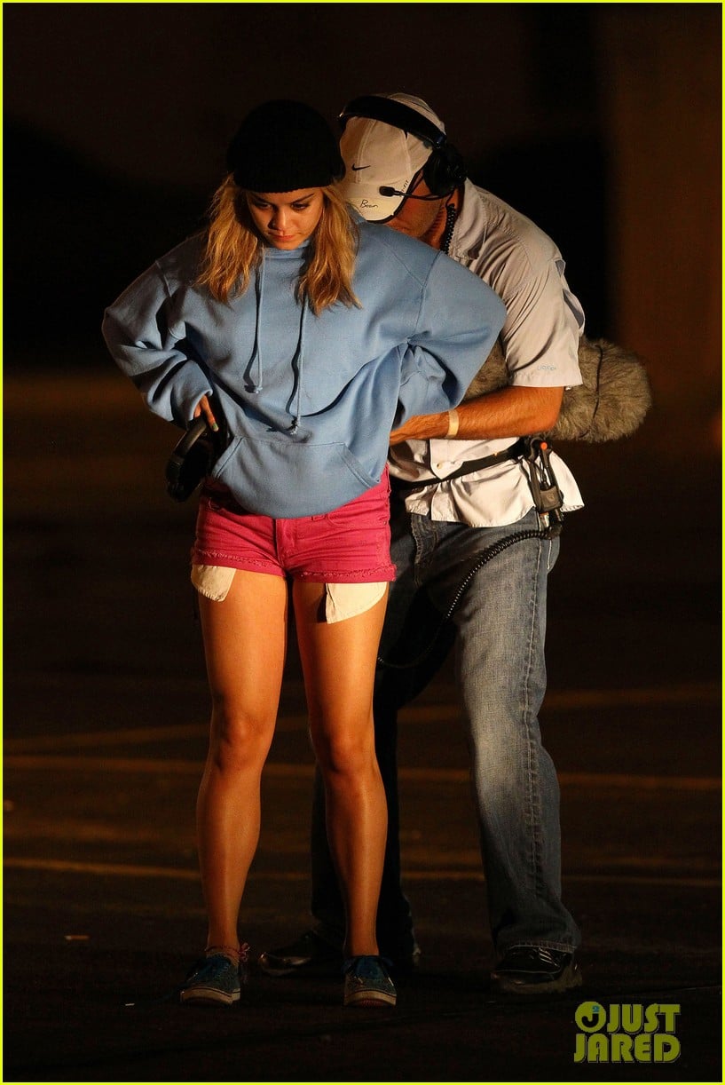 Vanessa Hudgens: 'Spring Breakers' Robbery Scene!: Photo 2639422 ...