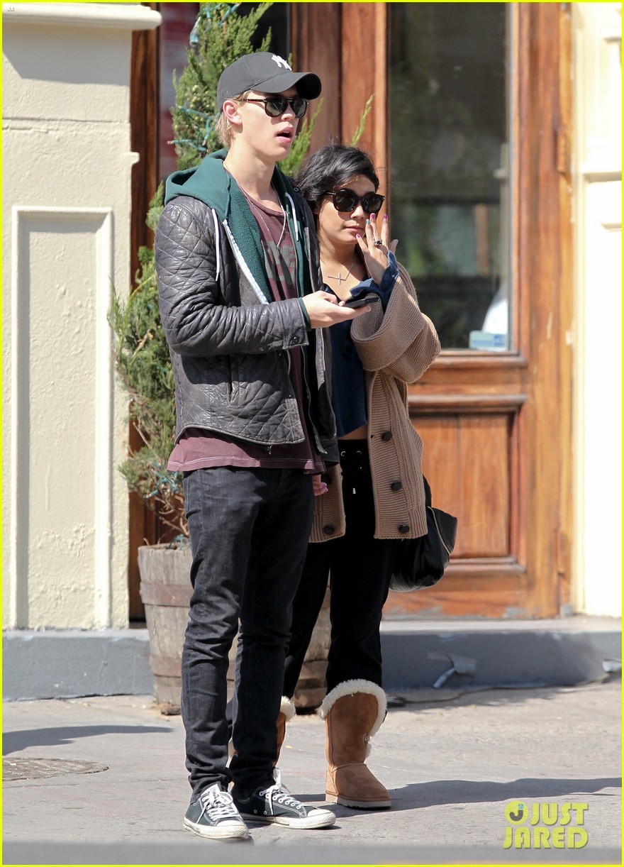 Vanessa Hudgens Blogs About Candy's 'Thug Life': Photo 2640482 | Austin ...