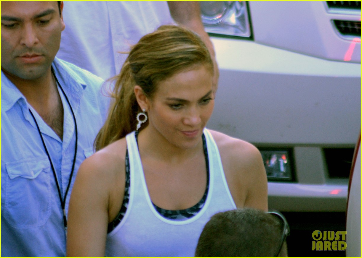 Jennifer Lopez: 'Follow The Leader' Set with Max & Emme!: Photo 2639331 ...
