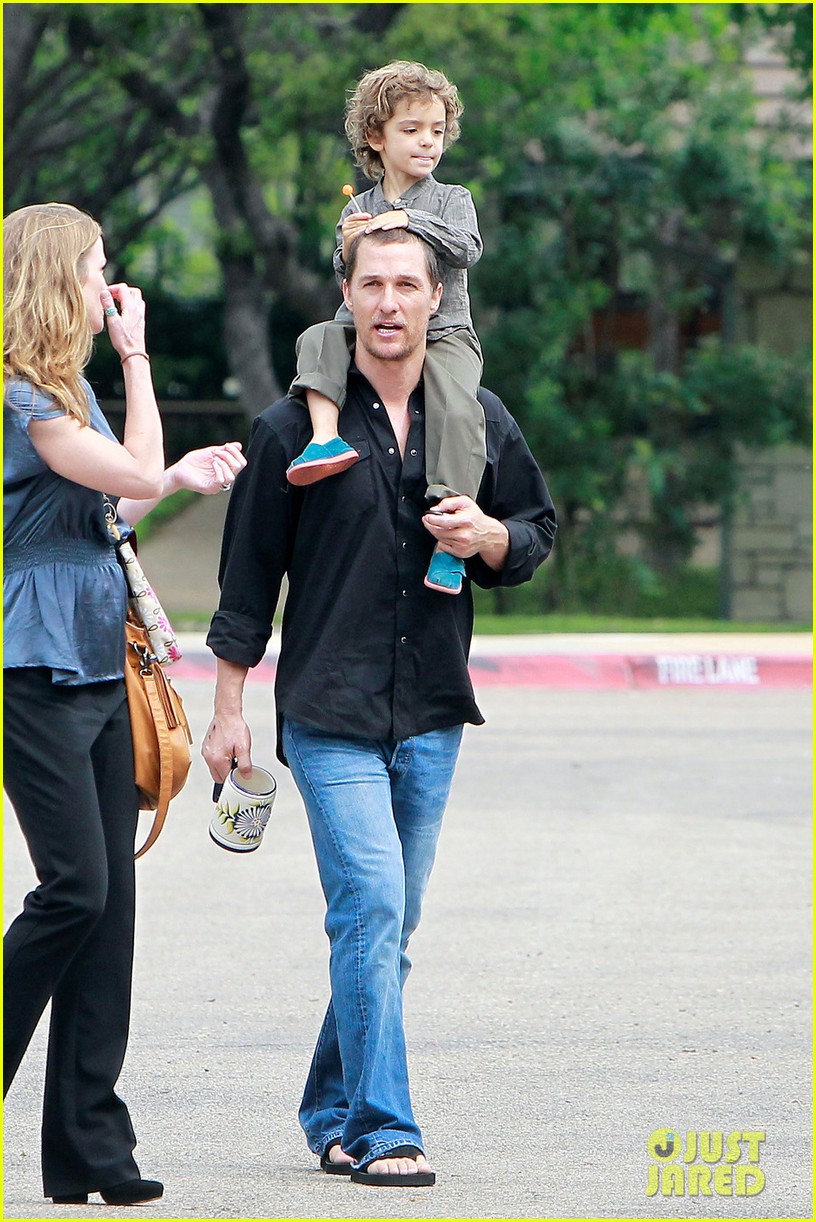 Matthew McConaughey: Sunday Family Time: Photo 2640178 | Camila Alves ...