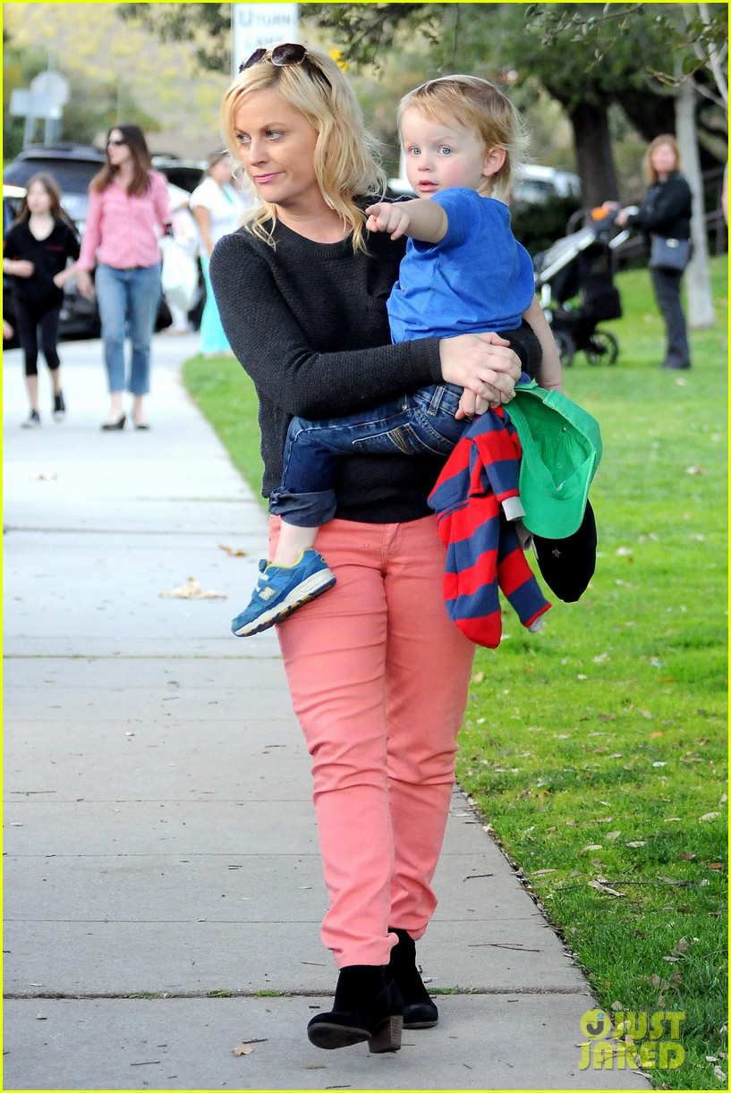 Amy Poehler & Will Arnett: Park Playtime with Archie & Abel!: Photo ...