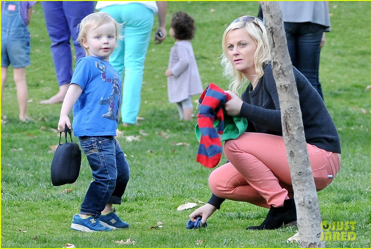 Amy Poehler & Will Arnett: Park Playtime with Archie & Abel!: Photo ...