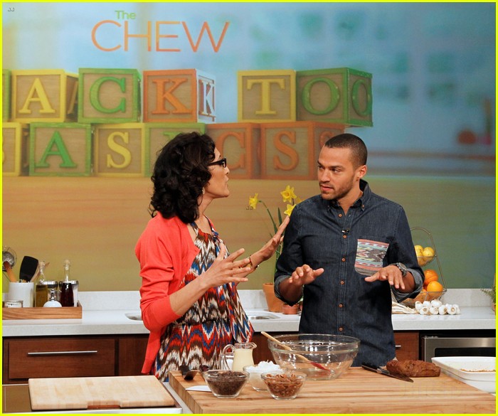 Jesse Williams Makes Magic Bars on 'The Chew' : Photo 2636966 | Jesse ...