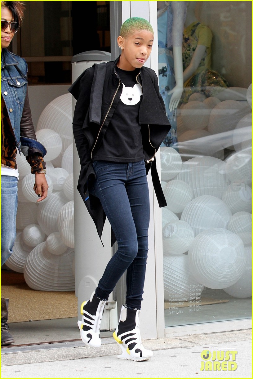 Willow Smith Heelless Booties In Nyc Photo 2639347 Celebrity