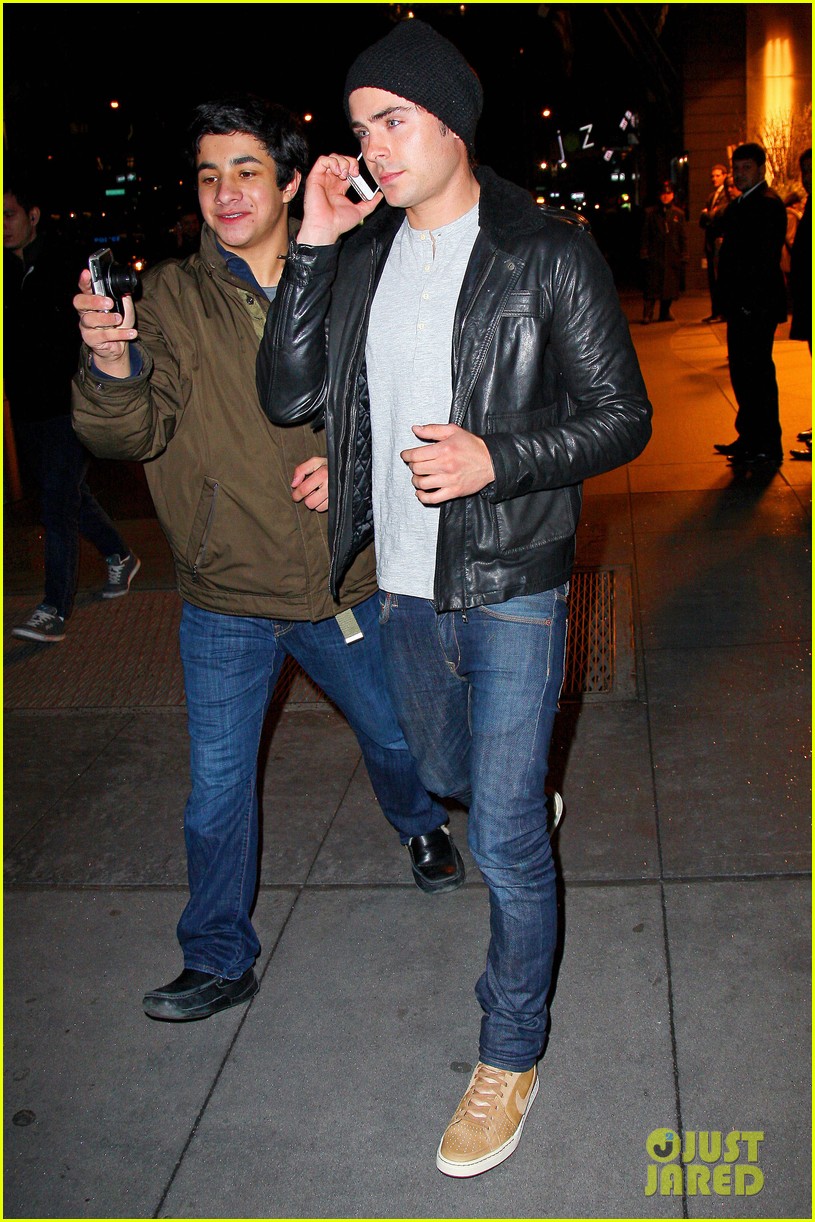 Zac Efron: 'Went Wild' Filming 'The Lorax'!: Photo 2635179 | Zac Efron ...