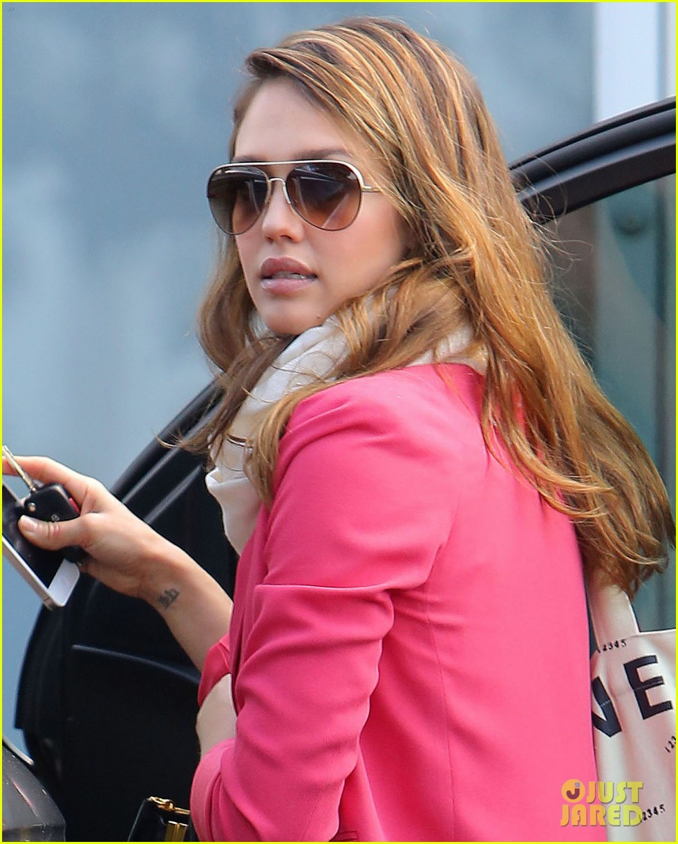 Jessica Alba: Birthday Cake Blowout!: Photo 2655239 | Jessica Alba ...
