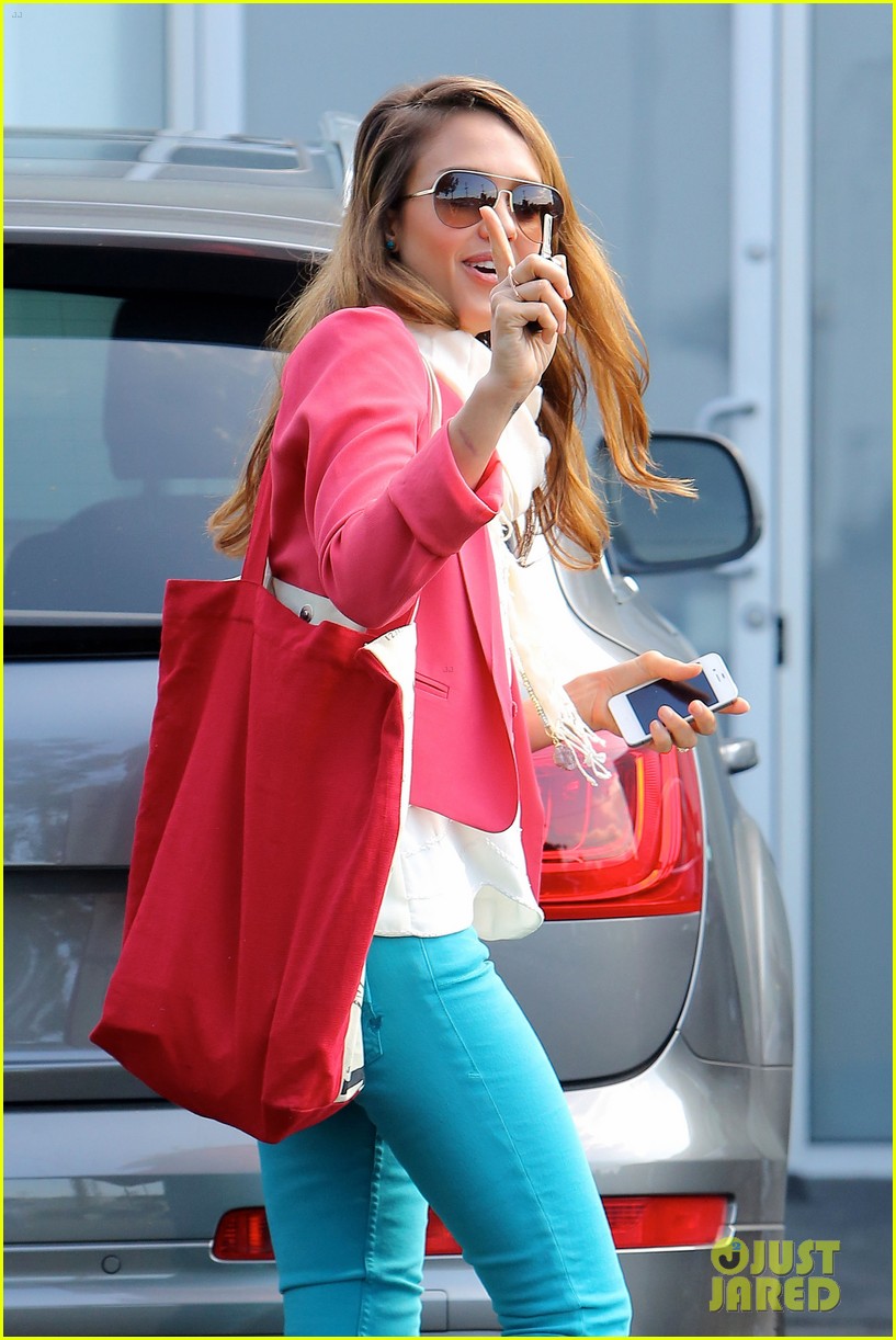 Jessica Alba: Birthday Cake Blowout!: Photo 2655244 | Jessica Alba ...