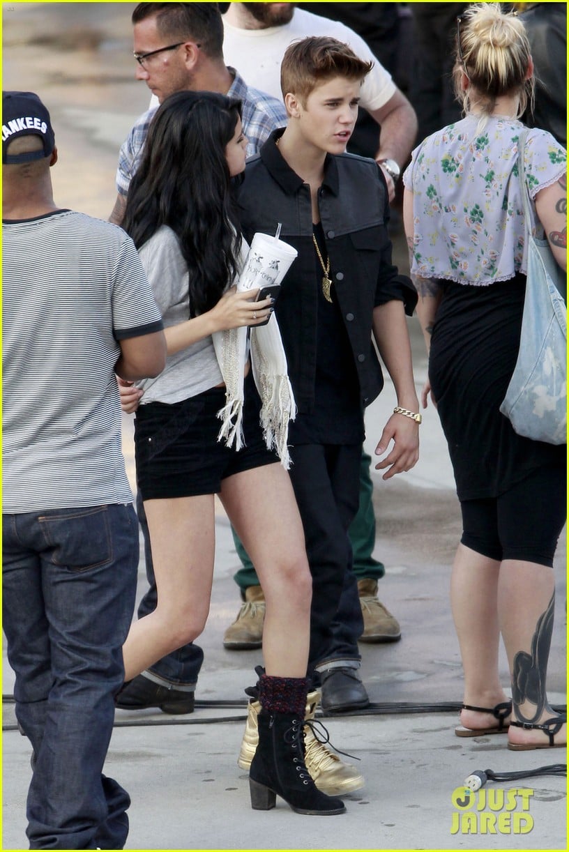 Selena Gomez & Justin Bieber: 'Boyfriend' Set Snuggles!: Photo 2652348 ...