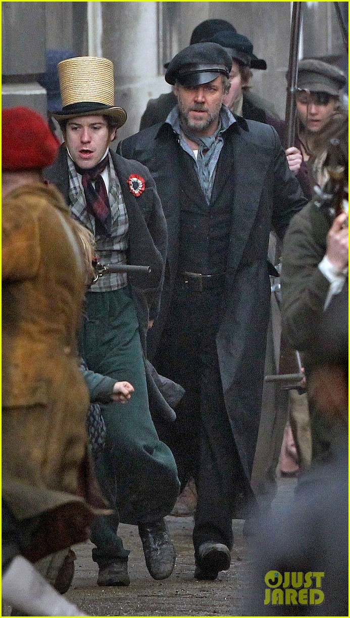 Russell Crowe & Eddie Redmayne: 'Les Miserables' Men!: Photo 2648406 ...