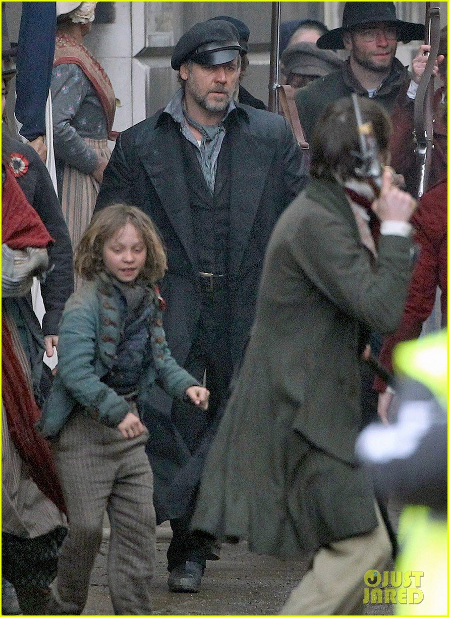 Russell Crowe & Eddie Redmayne: 'Les Miserables' Men!: Photo 2648411 ...