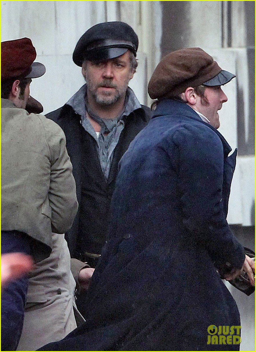 Russell Crowe & Eddie Redmayne: 'Les Miserables' Men!: Photo 2648412 ...