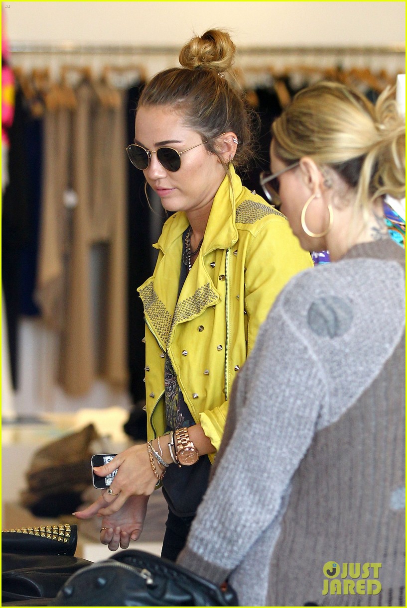 Miley Cyrus: All Smiles After Pilates!: Photo 2648327 | Miley Cyrus ...