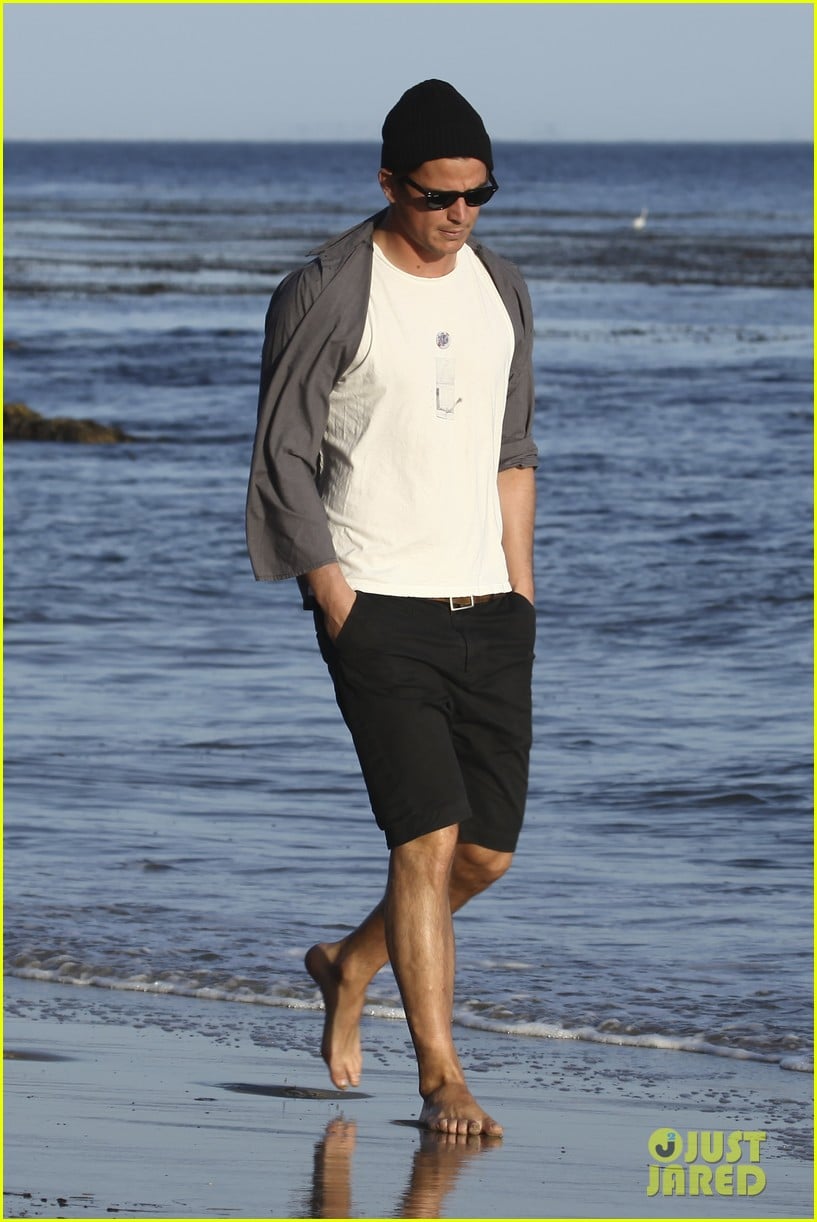 Josh Hartnett: Barefoot Beach Stroll!: Photo 2646634 | Josh Hartnett ...