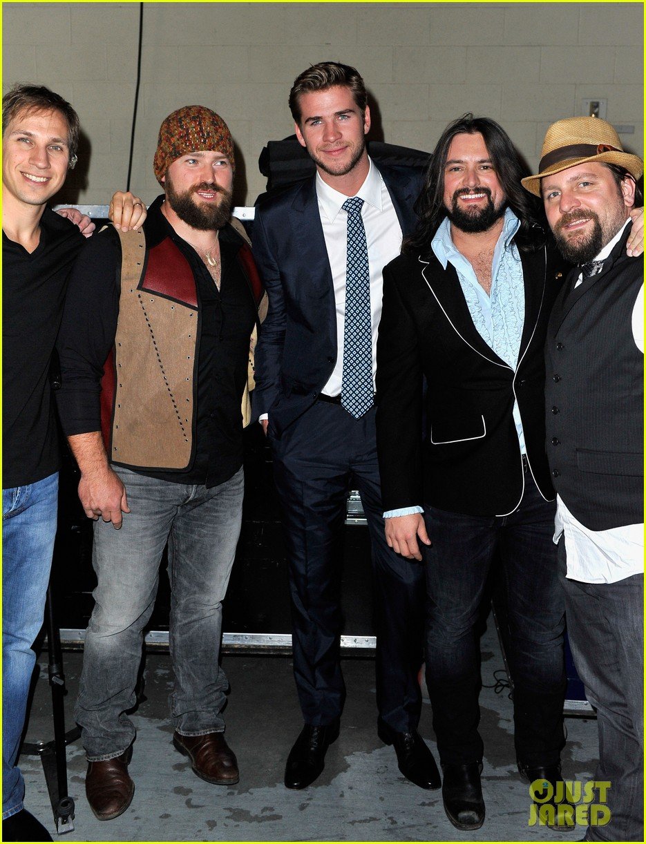 Liam Hemsworth: ACM Awards Fan Jam!: Photo 2644388 | Liam Hemsworth ...