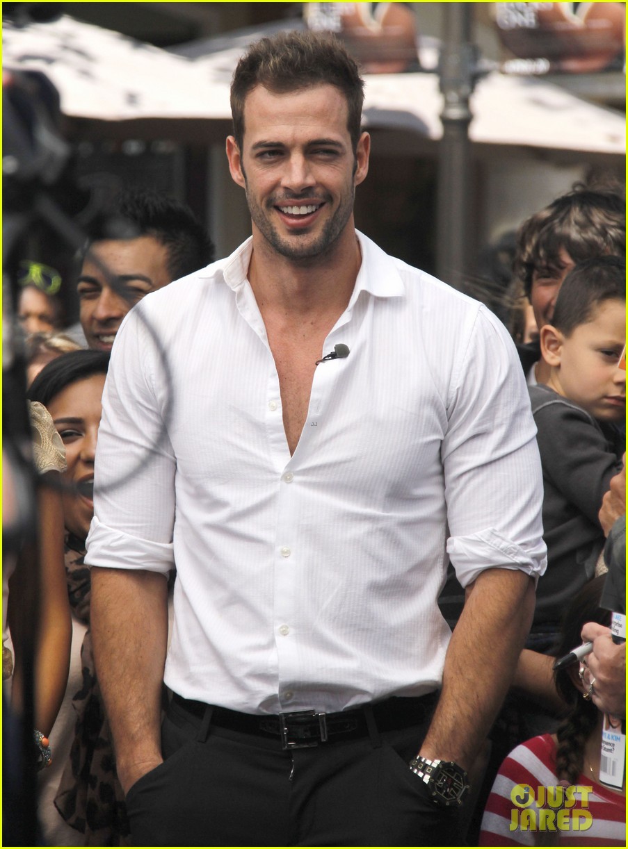 Ashley Judd & William Levy: 'Extra' at the Grove!: Photo 2647793 ...