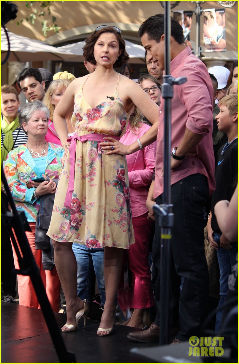 Ashley Judd & William Levy: 'Extra' at the Grove!: Photo 2647806 ...