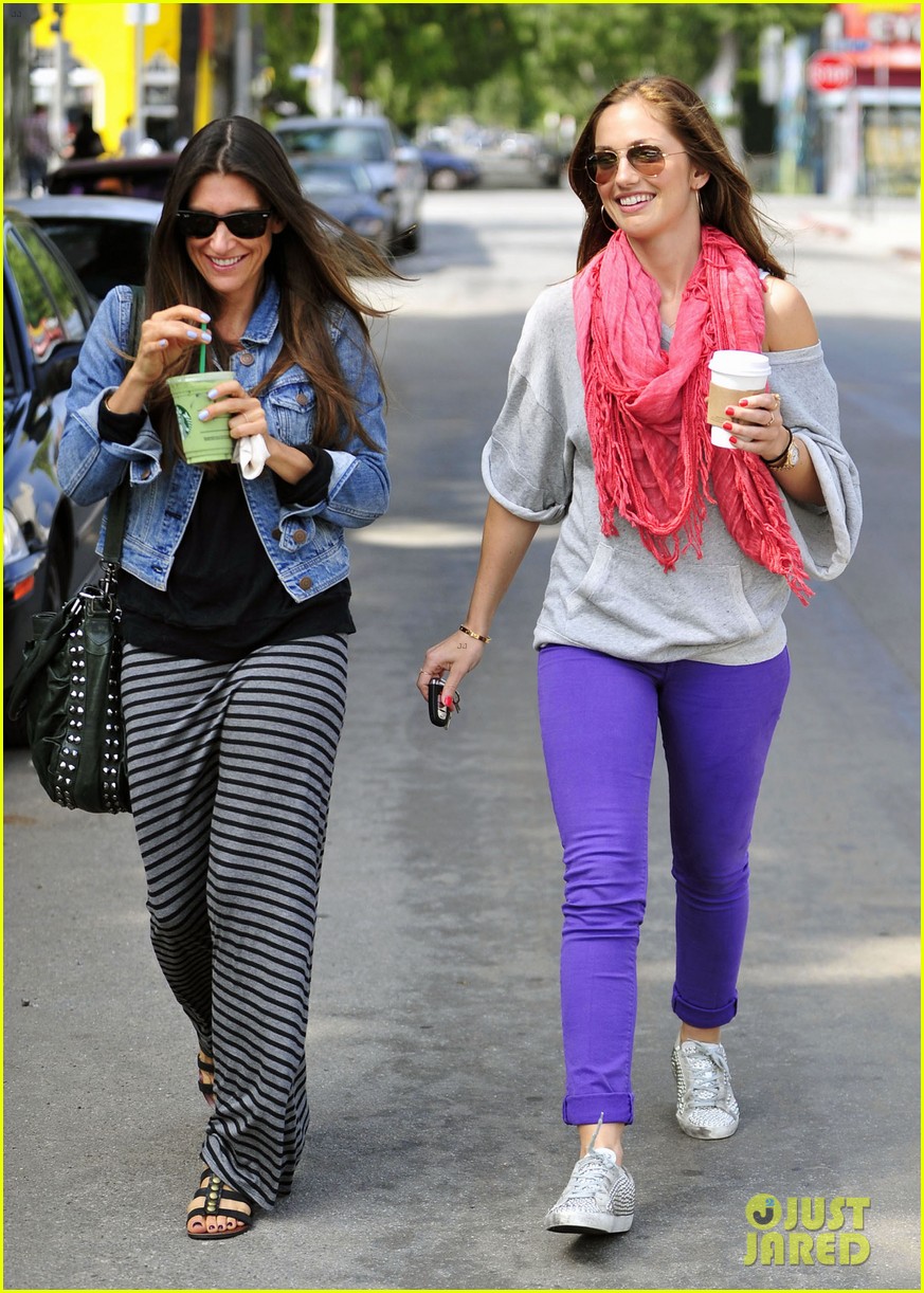 Minka Kelly & Mandy Moore: UFC Match: Photo 2653163 | Minka Kelly ...