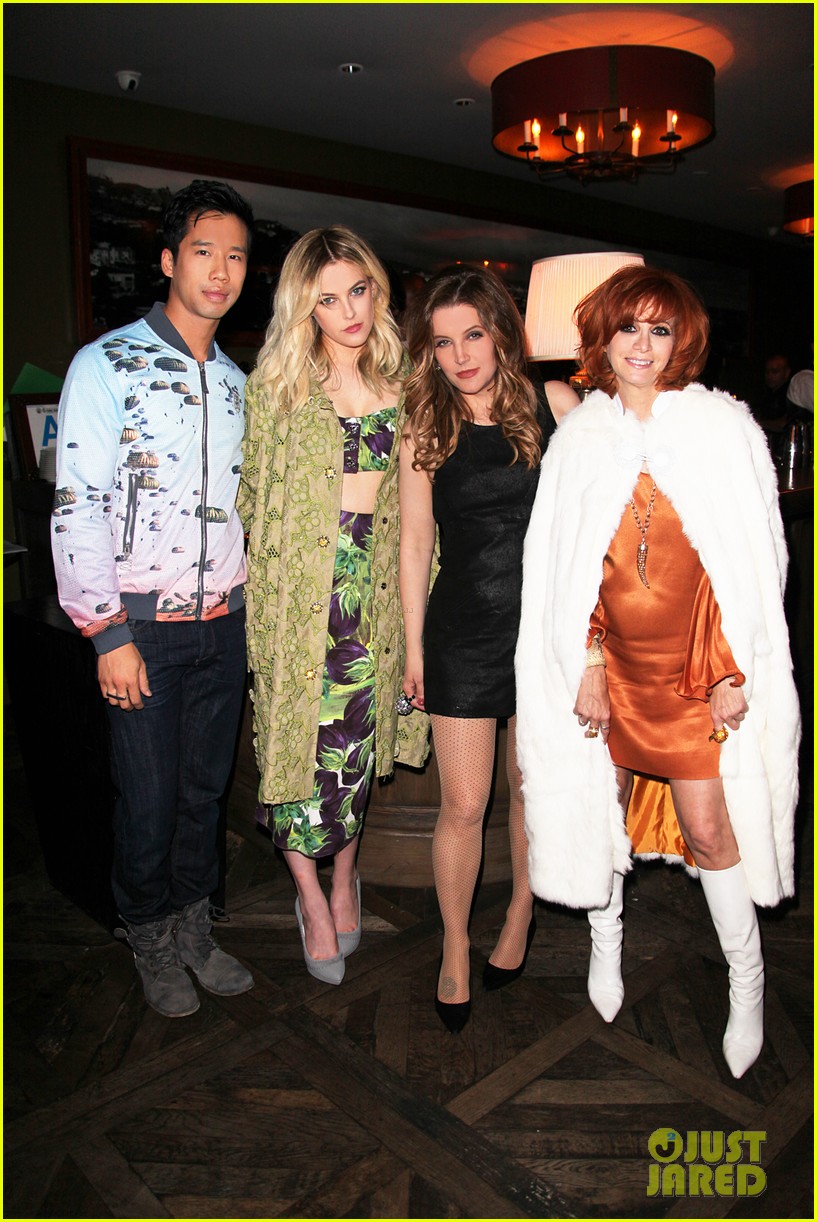 Lisa Marie Presley & Riley Keough Go Commando: Photo 2654660 | Jared ...