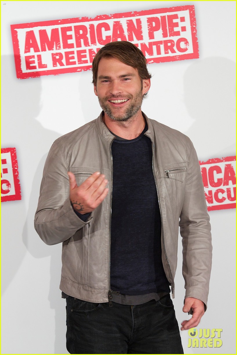 Jason Biggs & Seann William Scott: 'Reunion' in Madrid!: Photo 2651139 ...