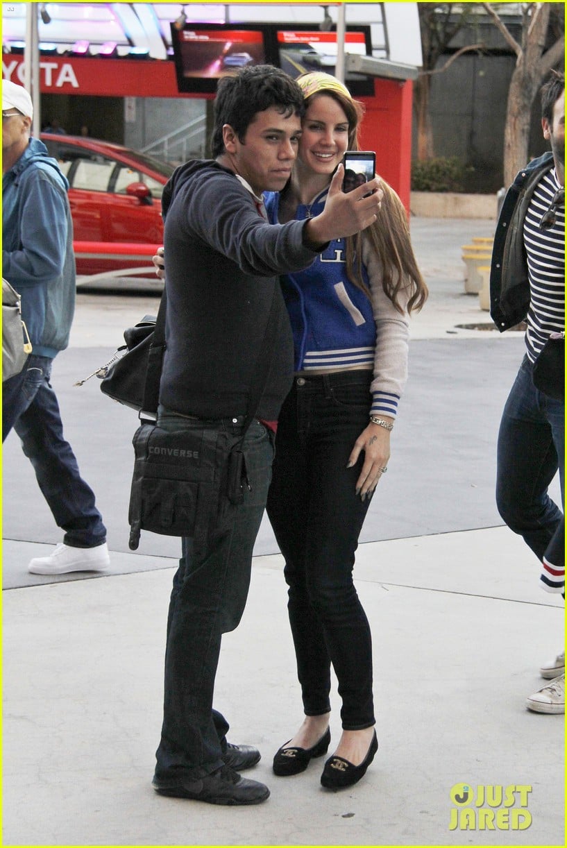 Lana Del Rey: Lakers Game with Jimmy Iovine!: Photo 2644415 | Lana Del ...