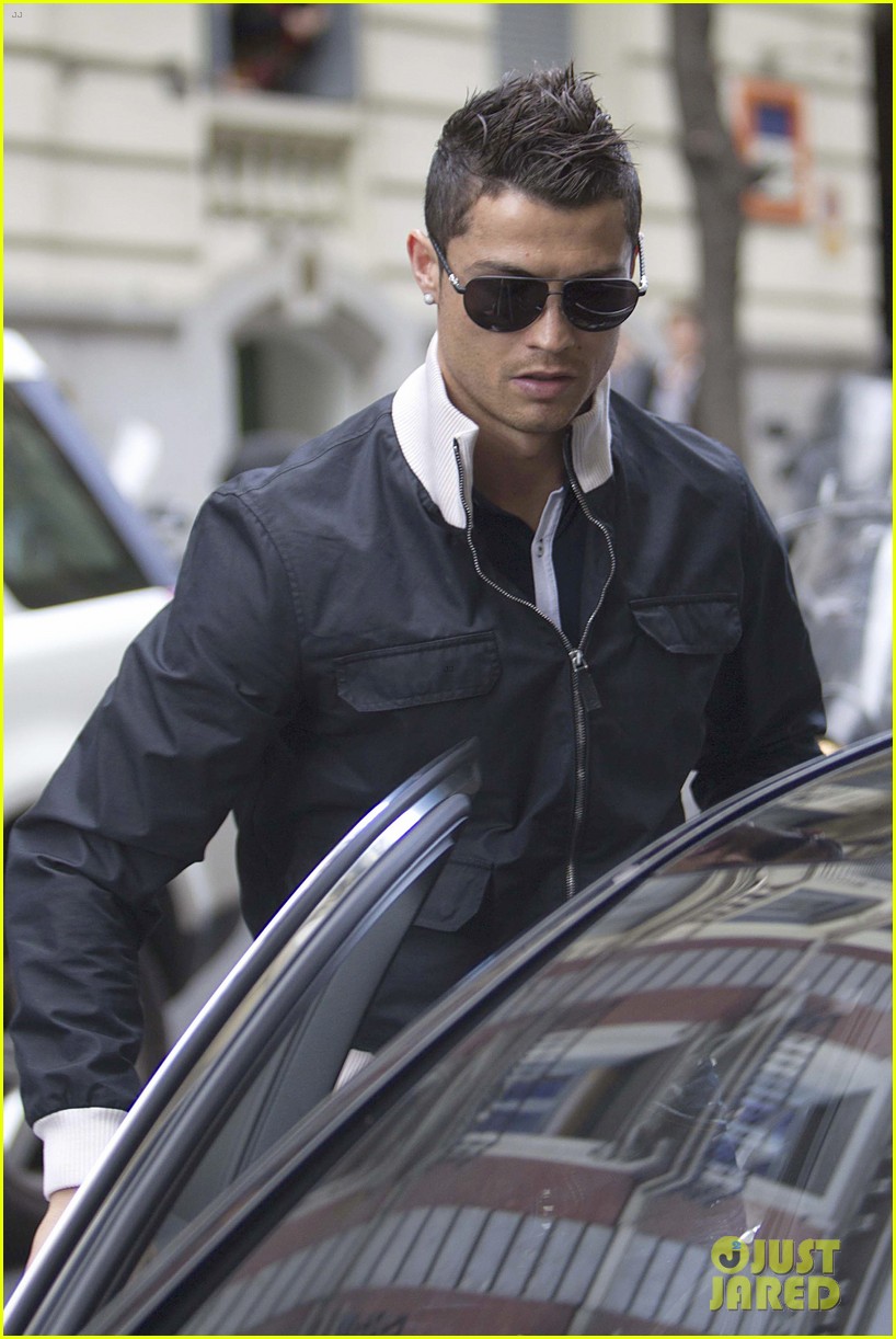 Photo: cristiano ronaldo madrid restaurant 04 | Photo 2653593 | Just ...