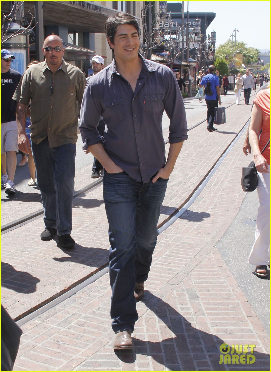 Brandon Routh: 'Extra' at The Grove!: Photo 2650553 | Brandon Routh ...