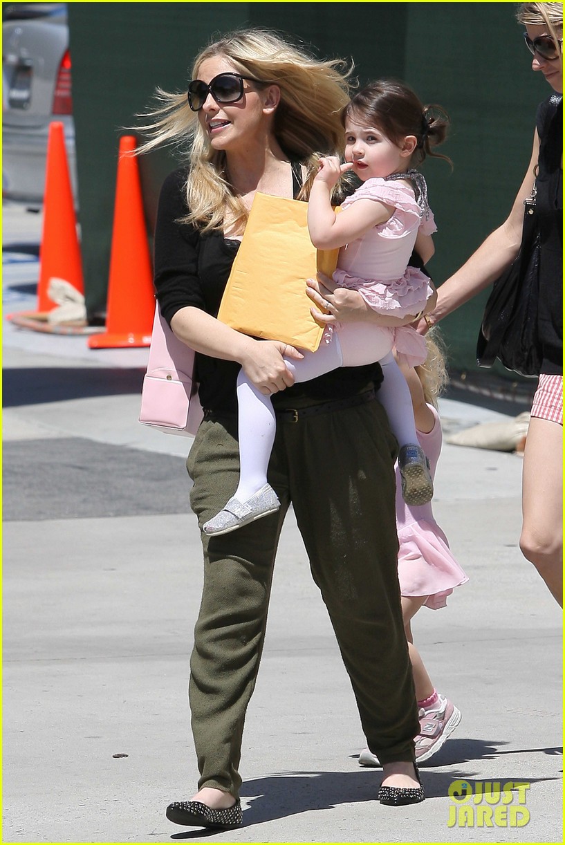 Sarah Michelle Gellar & Charlotte: Ballet Day!: Photo 2655223 ...