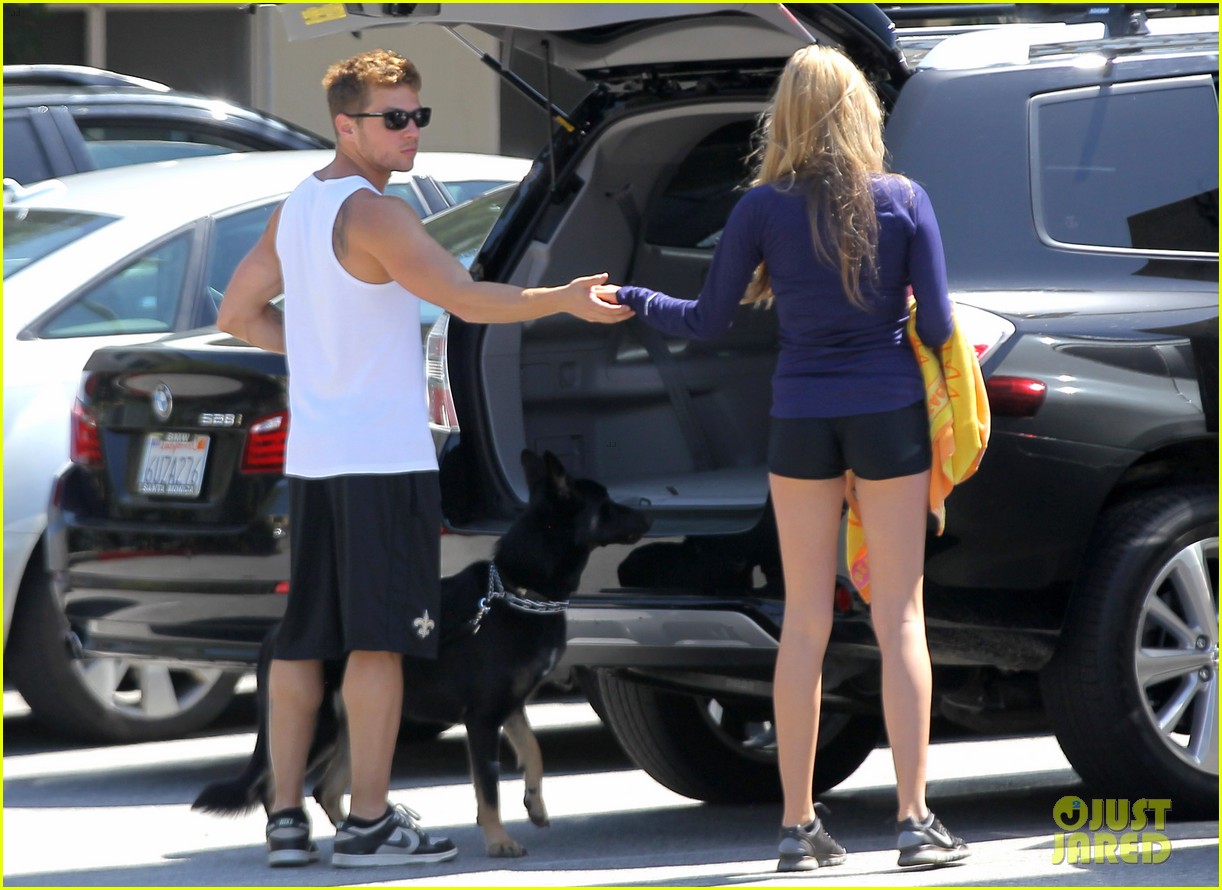 Ian Somerhalder & Ryan Phillippe: Neff Headwear Exhibit!: Photo 2655146 ...